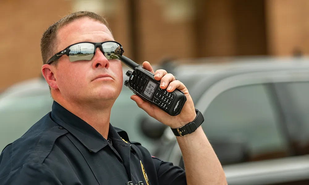 Exploring the Essential Communication Capabilities of CB Radios ...
